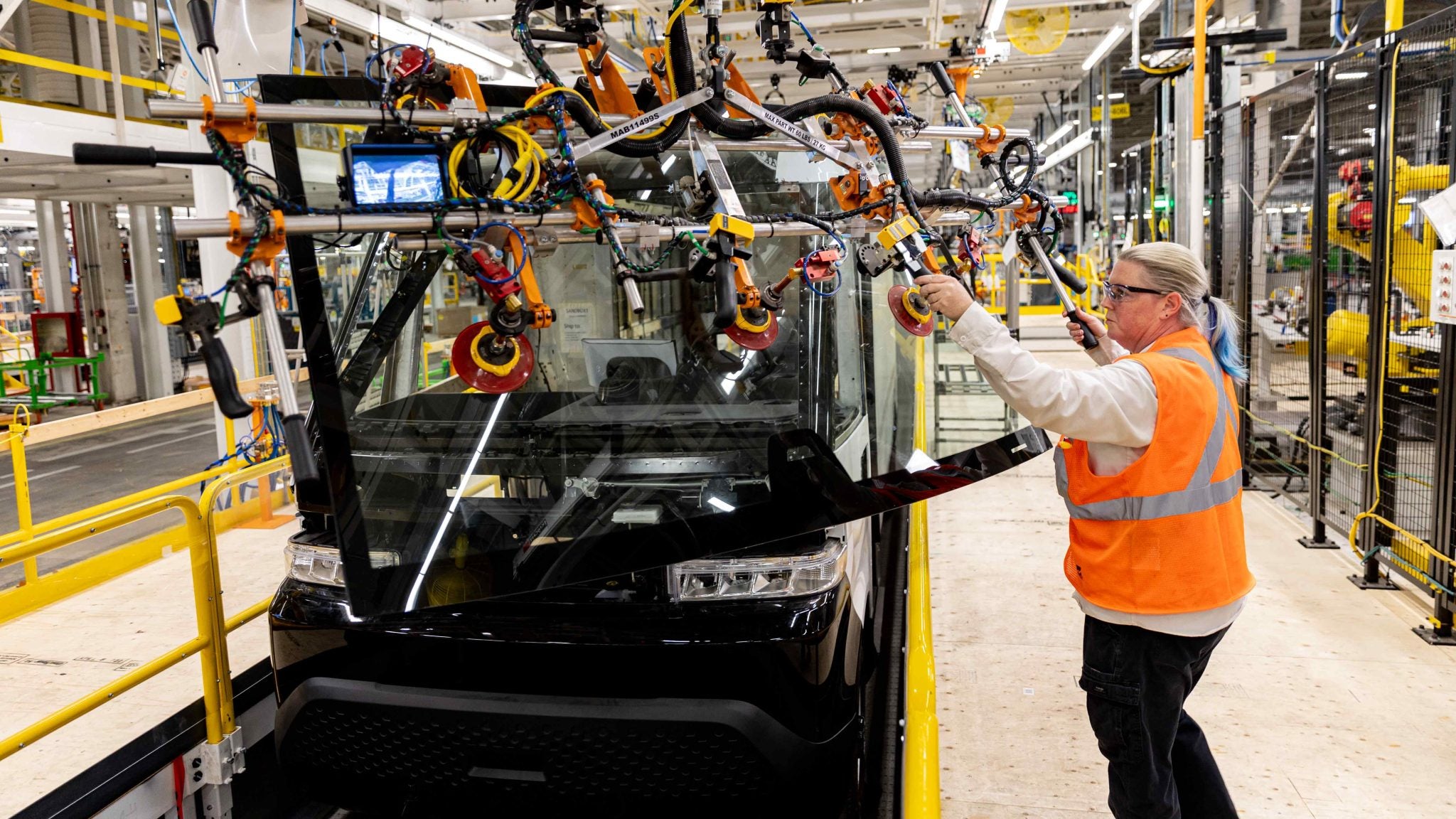 BrightDrop expands to Canada and starts production at CAMI plant - Just ...