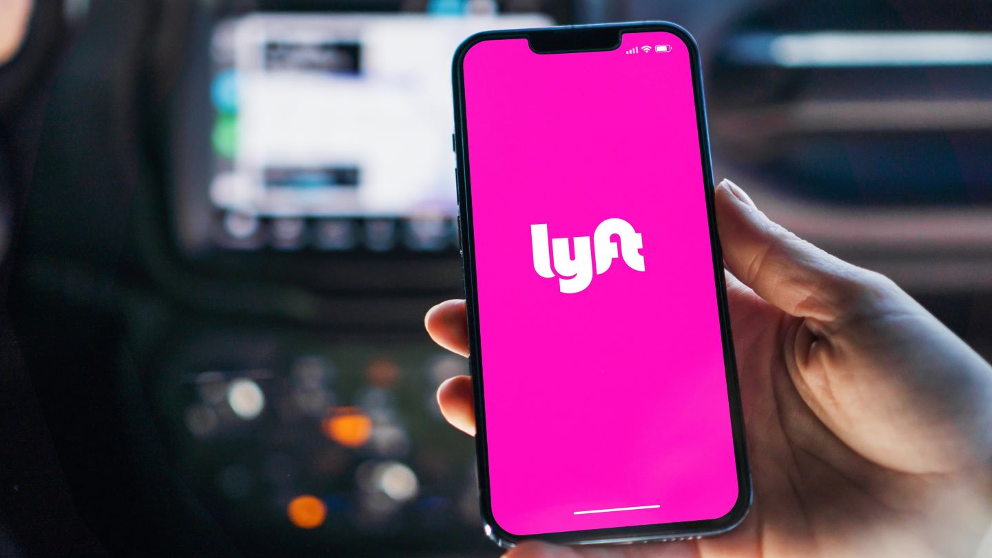 Lyft forms multiple autonomous driving partnerships